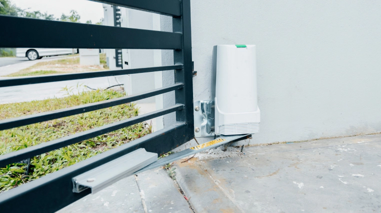 Gate Maintenance Lock Austin TX | On Site Within 48 Hours